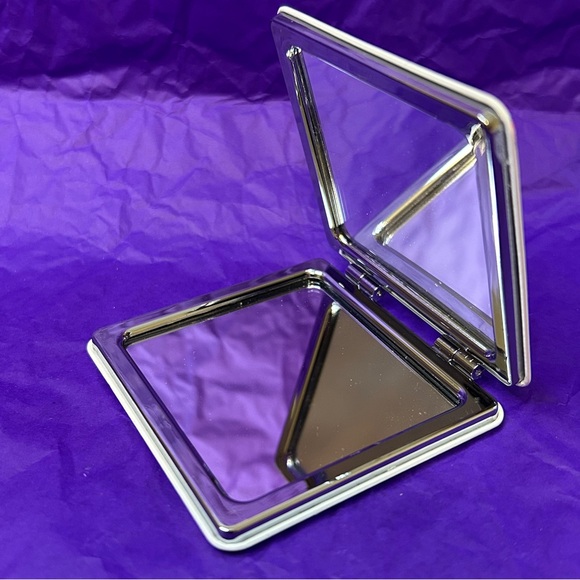 Makeup | Mirror Chic Beauty Compact Mirror Double Mirror Nwot | Poshmark